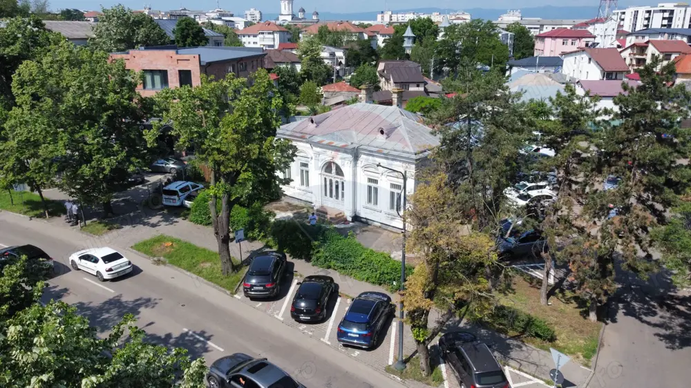 Monument Istoric Teatru langa Liceul Cuza Focsani - Imobiliare