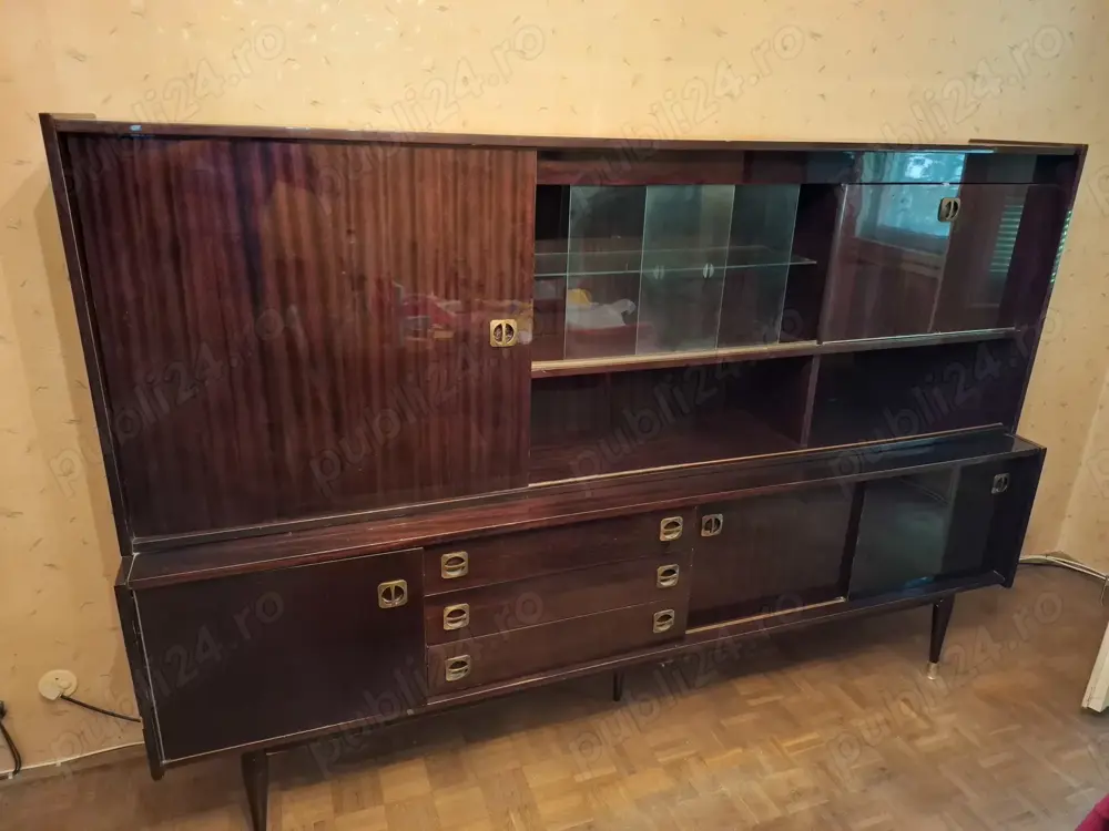 Donez bufet cu vitrina - Sufragerie Sector 4 - Casa si gradina