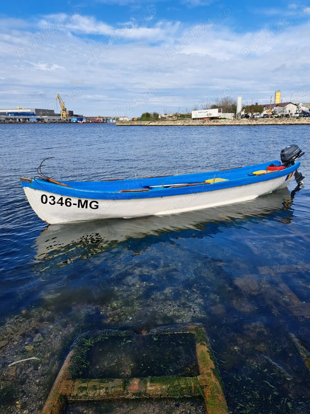 Barca tip lotca din fibra Mangalia - Timp liber si sport