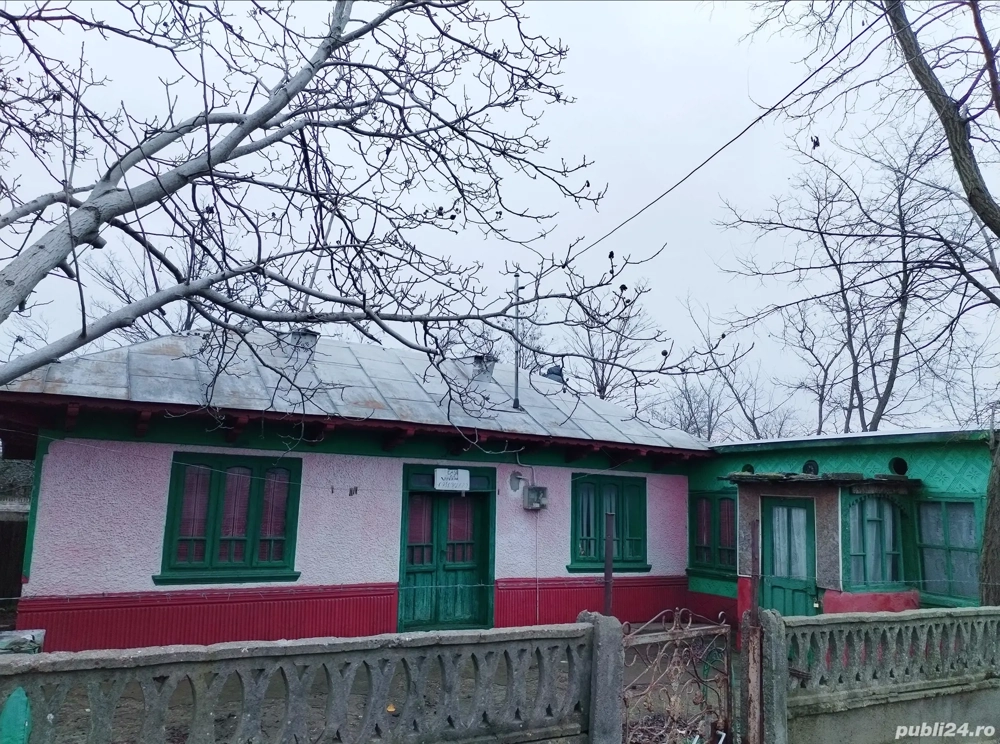 Vând casa bătrânească Baleni - Imobiliare