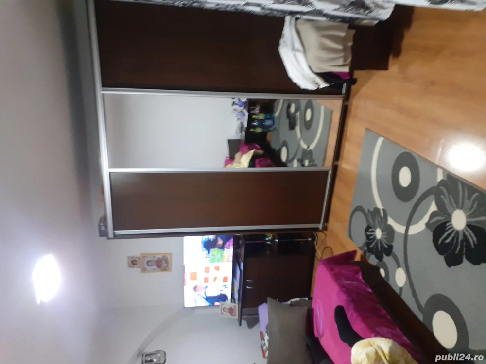 Vând casa în Pitești pe depozitelor în colonia ach Pitesti