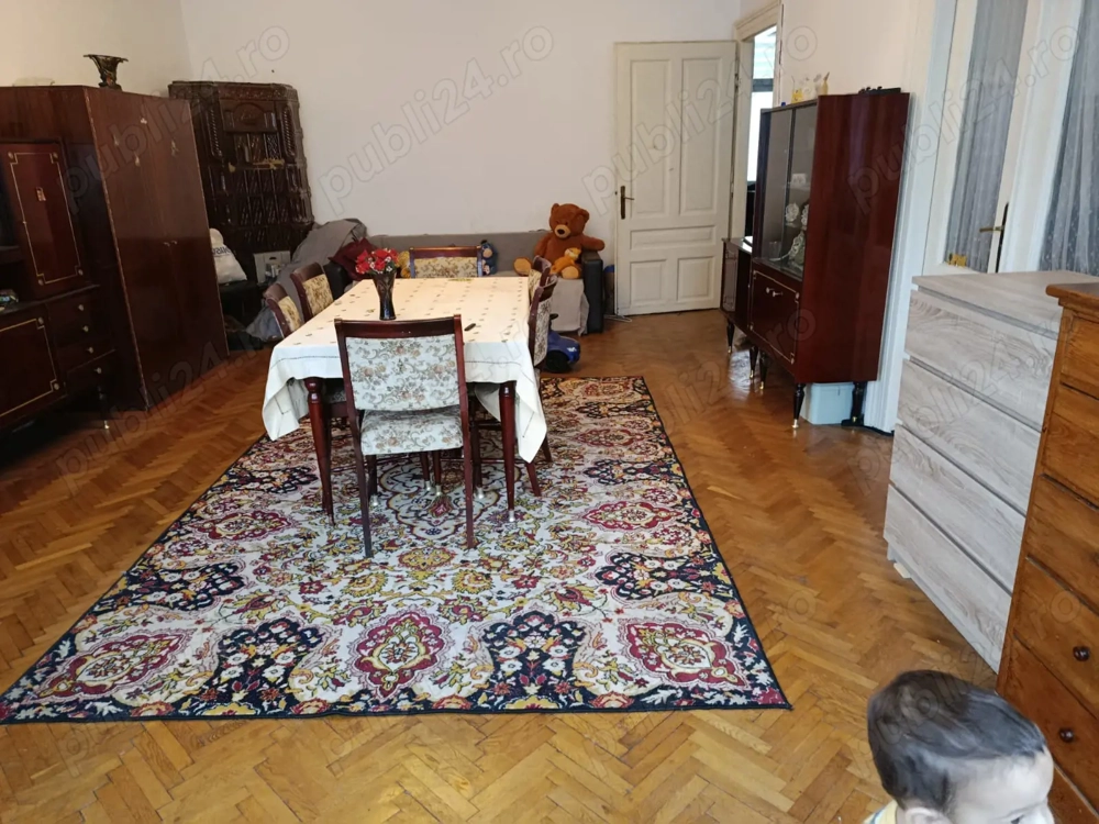 Vand apartament 2 camere cam. Decomandat, 117 mp Etaj 1 Central ...
