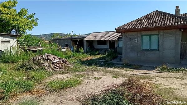 Vand casa la tara 4 cam. 4800,0 mp • Cerna Tulcea - Publi24