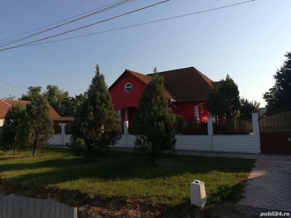 Proprietar vinde casa la cheie Simand