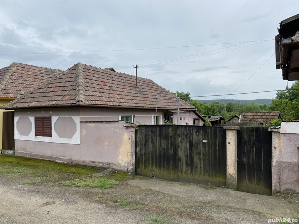 Vand casa la tara 1200,0 mp • Micasasa Sibiu