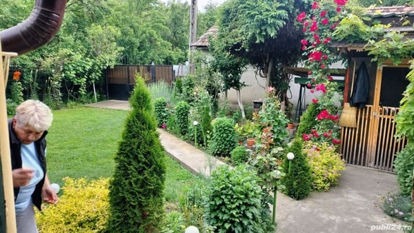 Vand casa de vacanta 3 camere cam. 100 mp • Dragasani Valcea