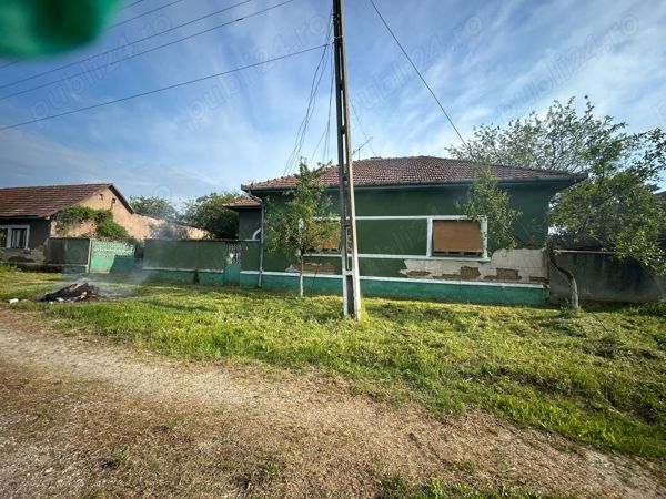 Vand casa 2100,0 mp • Fizes Caras-Severin - Publi24