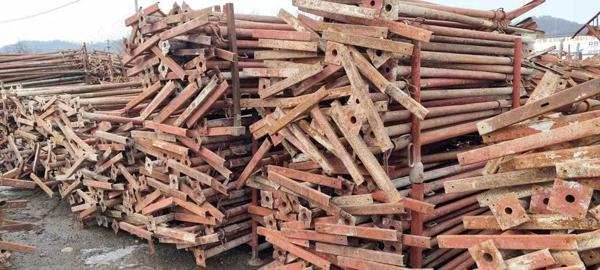 De Vanzare Popi model Italian cu "T" 3,6m, popici metalici placa Agnita ...