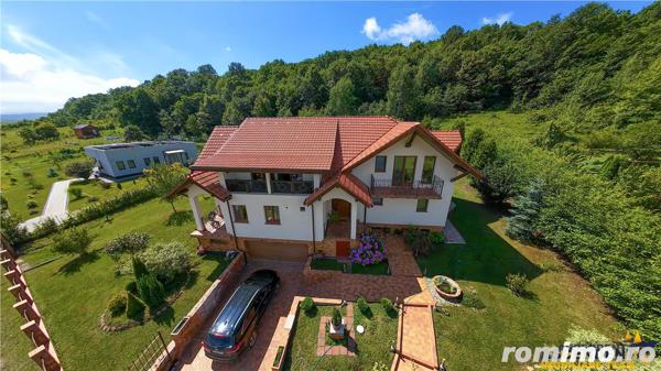 Vand vila 6 camere sau mai multe cam. 330 mp • Hunedoara Hunedoara