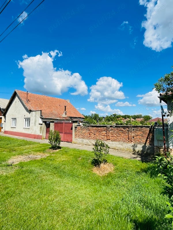 Vand casa 2 camere cam. 70 mp • Macea Arad