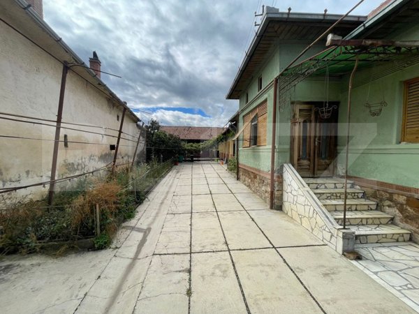 Vand casa 4 cam. 700,0 mp • Sard Alba