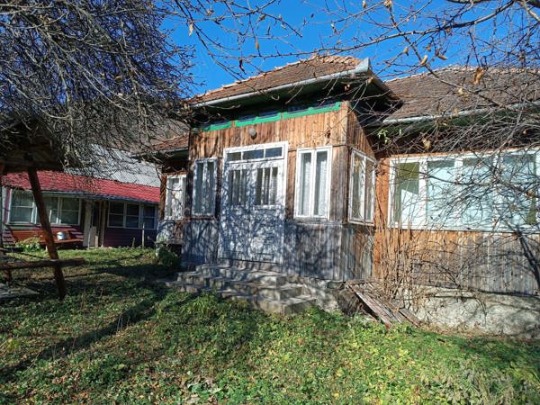 Vand casa la tara 100,0 mp • Damuc Neamt