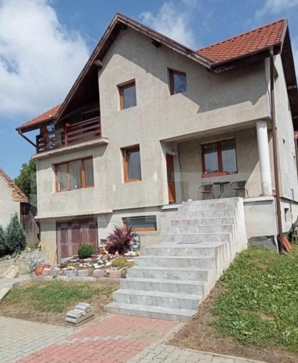 Vand casa 3 camere cam. 180 mp numar niveluri 2 • Targu Mures Mures