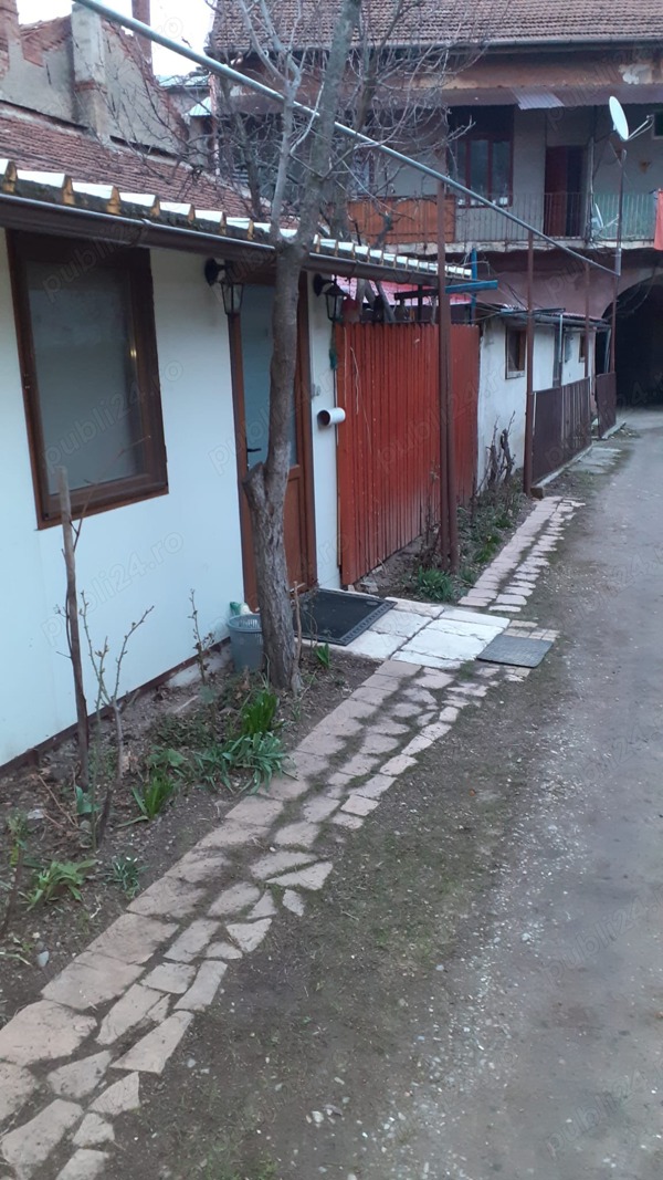 Vand casa 2 camere cam. 70 mp • Lugoj Timis