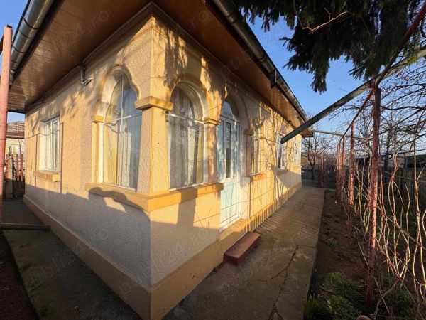 Vand casa la tara 4 camere cam. 97 mp • Gradistea Calarasi