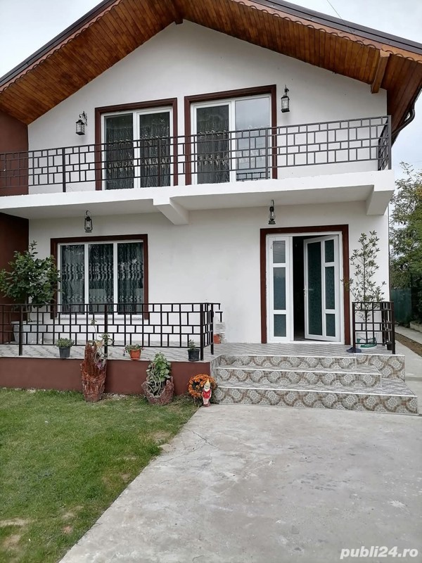 Vand casa 5 camere cam. 170 mp • Bals Olt