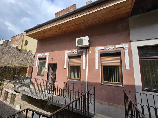 Vand apartament 1 camera cam. 60 mp Central • Arad Arad