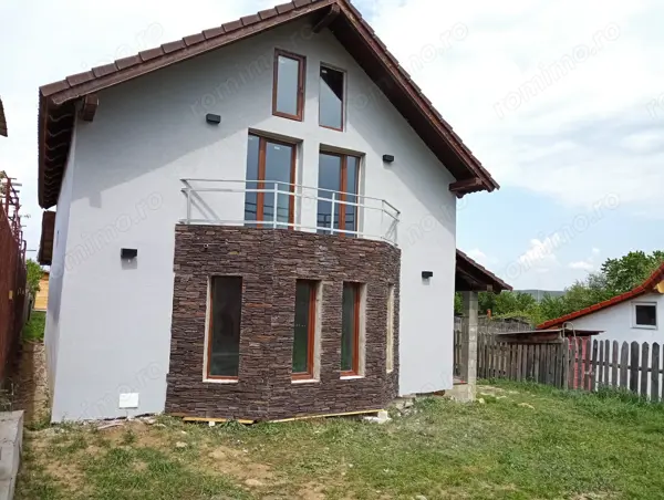Vand vila 4 camere cam. 115 mp • Cugir Alba