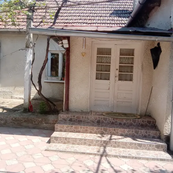 Vand casa la tara 4 camere cam. 1730 mp • Gurbediu Bihor