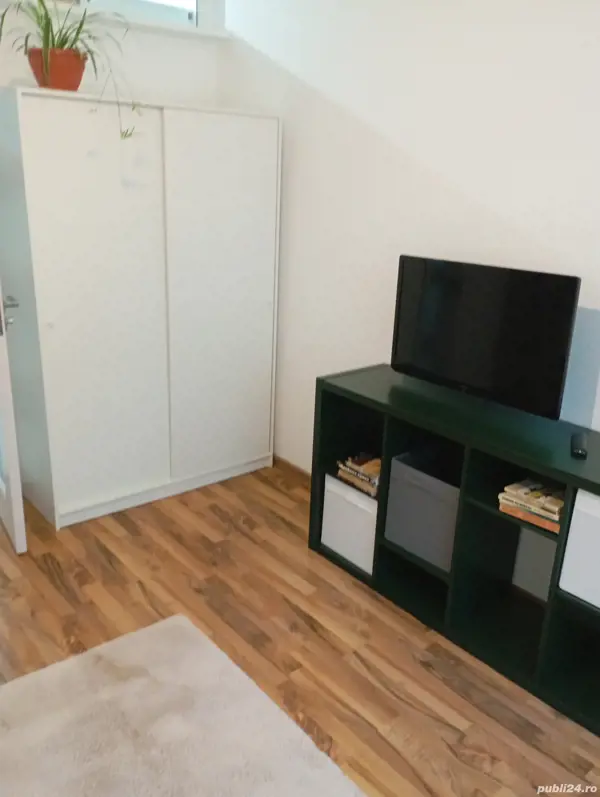 Vand garsonieră renovata, zona far, billa. Constanta