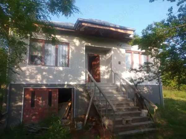 Casa 6 camere, parter inalt, beci+garaj,constructie 1995, incalzire ...