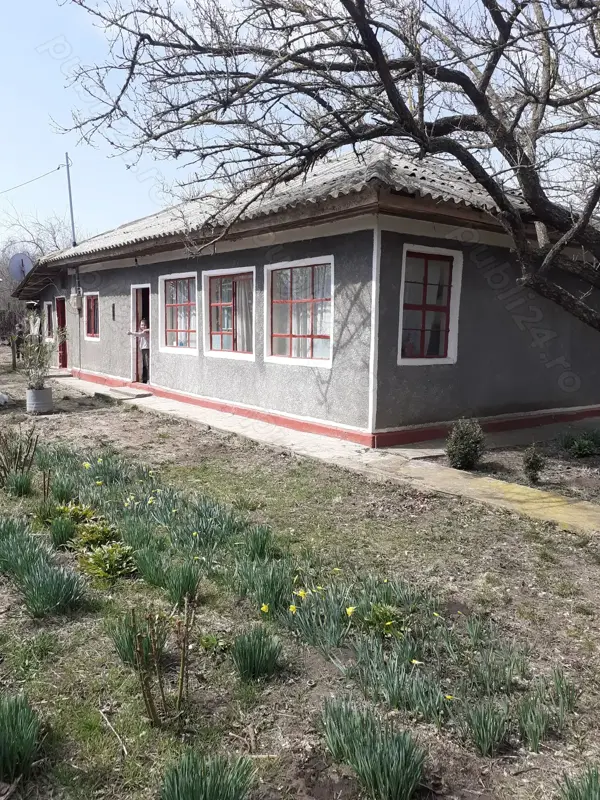 Vand casa la tara 3 camere cam. 70 mp Baicului • Sector 2 Bucuresti