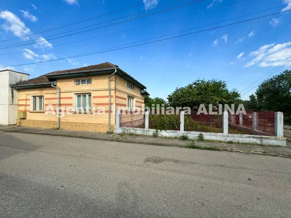 Casa si teren 858mp in Simeria Veche, zona centrala, Jud. Hunedoara ...