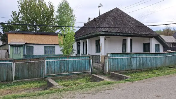 Casa la munte cu panouri fotovoltaice Paulesti - Imobiliare