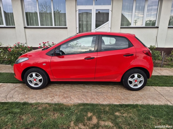 Vand Mazda 2 2009 Benzina 1300 cmc Neavariata • Timisoara Timis