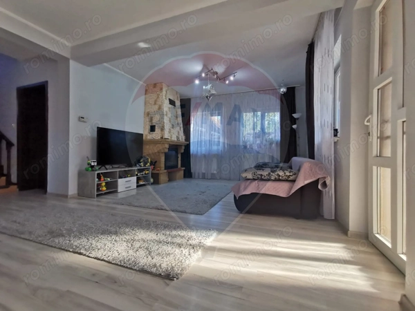 Casă 7 camere si curte, zona Metro Oradea, de vanzare Oradea