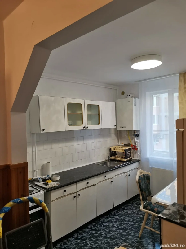 Inchiriez apartament 2 camere cam. Semidecomandat, 48 mp Etaj 1 Micro 1 ...