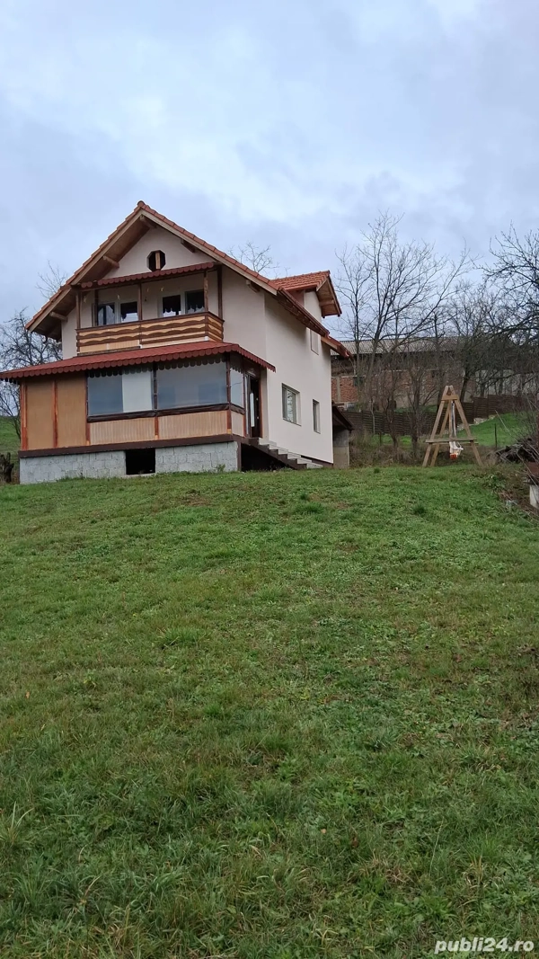 Casa la tara trai sanatos departe de agitatia si poluarea din oras ...