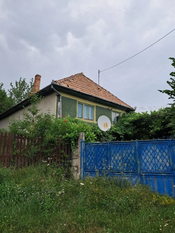 Vand casa de vacanta 3 camere cam. 806 mp • Aiud Alba