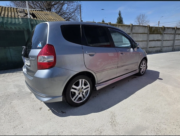 Vand Honda Jazz 2004 Benzina 1339 cmc Neavariata • Bacau, Bacau