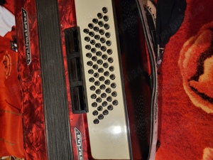 Vând acordeon Weltmeister Oradea - Timp liber si sport - Publi24.ro