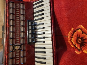 Vând acordeon Weltmeister Oradea - Timp liber si sport - Publi24.ro