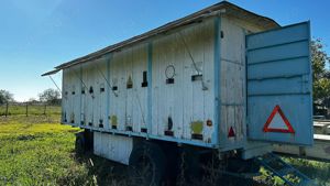 Vând pavilion apicol Buzias - Casa si gradina