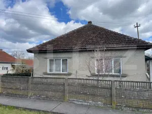 Casa cu 2 camere, 91 mp, teren 3.400 mp, zona comuna Apa Satu Mare