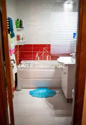 Vand apartament 4 camere cam. Decomandat, 96 mp Etaj 4 numar niveluri 3 ...