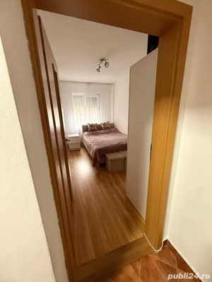 Vand apartament 3 camere cam. Semidecomandat, 51 mp Etaj 2 Aurel Vlaicu ...