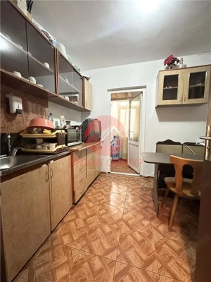 Vand apartament 60 mp Etaj 3 numar niveluri 4 Central • Navodari Constanta