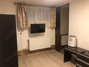 Inchiriez garsoniera Decomandat, 24 mp, Demisol Tractorul • Brasov, Brasov