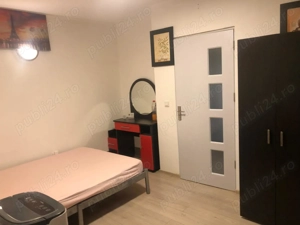 Inchiriez garsoniera Decomandat, 24 mp, Demisol Tractorul • Brasov, Brasov