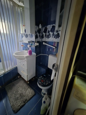 Vand apartament 2 camere cam. Semidecomandat, 51 mp Etaj 2 • Motru Gorj