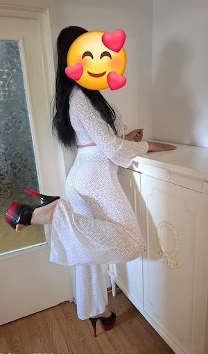 Bruneta ts nouă in orasul au Arad - Matrimoniale