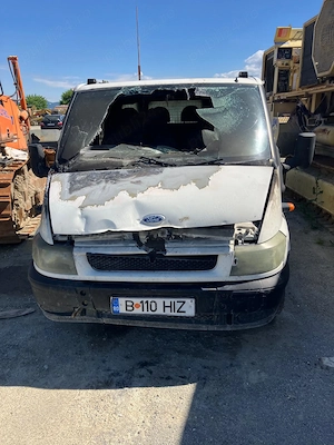 Vand Ford Transit Mk1 2005 Diesel 2402 cmc Avariata • Iezureni, Gorj